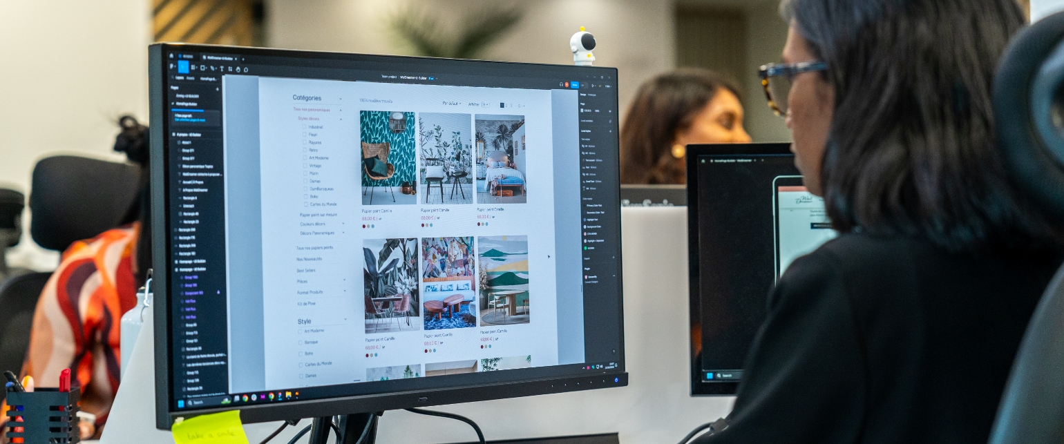 Top 4 Impressive UI/UX Design Trends to Discover in 2024